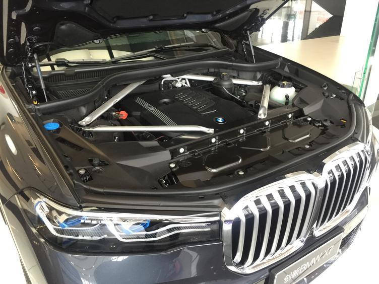 宝马旗舰型SUV，搭3.0T+8AT，爆340马力，售价整100万起！_搜狐汽车_搜狐网