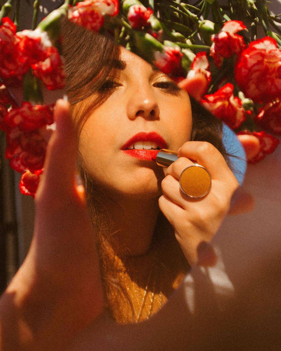 单人照的拍摄方式，艺术家Laura Perrucci充满故事性的摄影灵感_人们