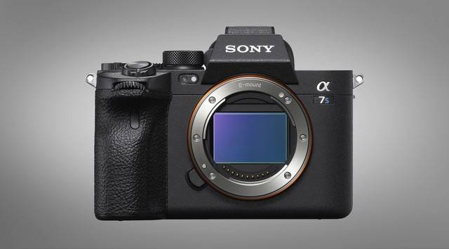 新品对决！EOS R5 VS A7S3应该选哪个？_相机