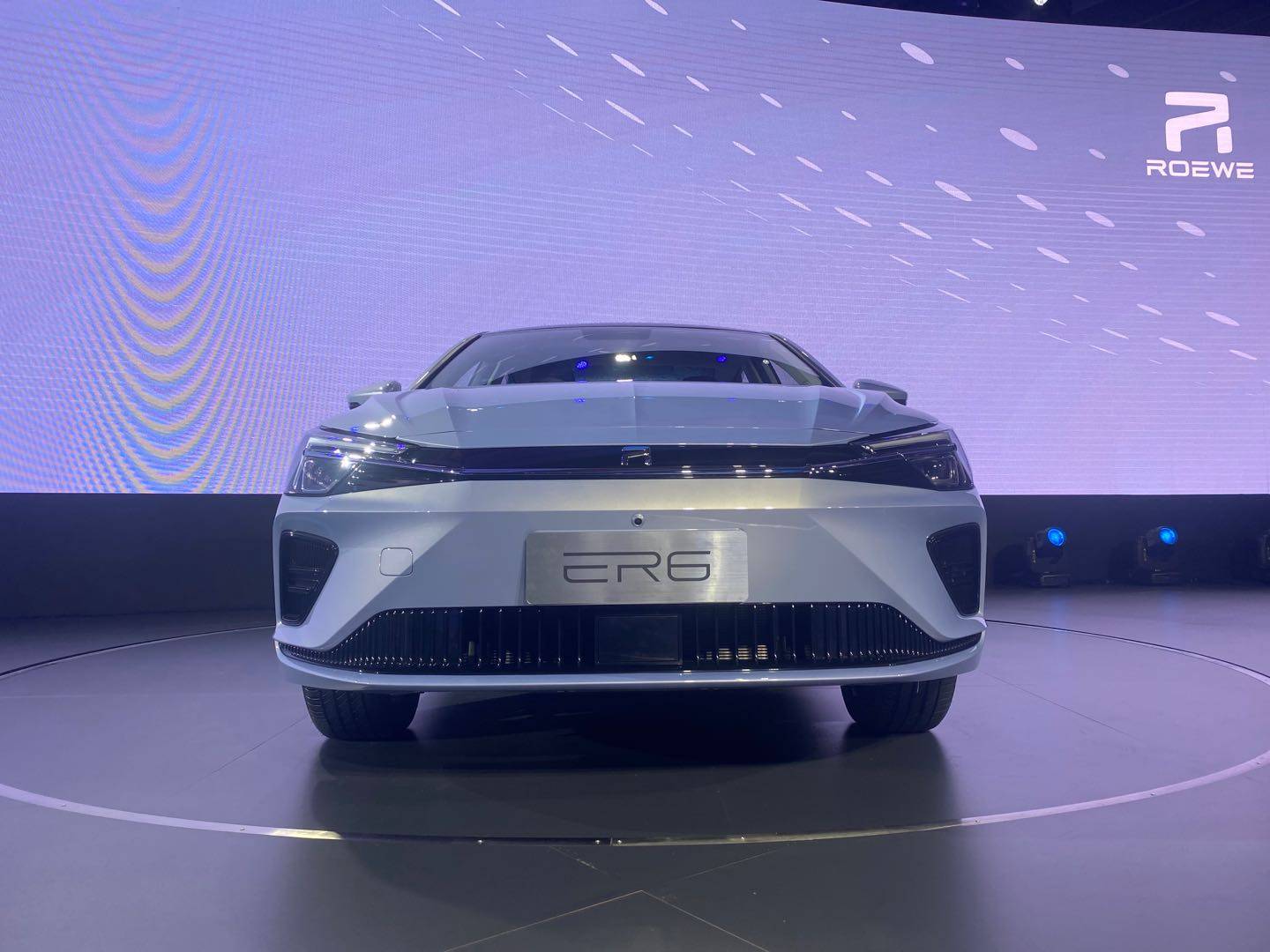 期待已久的荣威R ER6正式上市 补贴后16.28万元 综合续航620KM_搜狐汽车_搜狐网