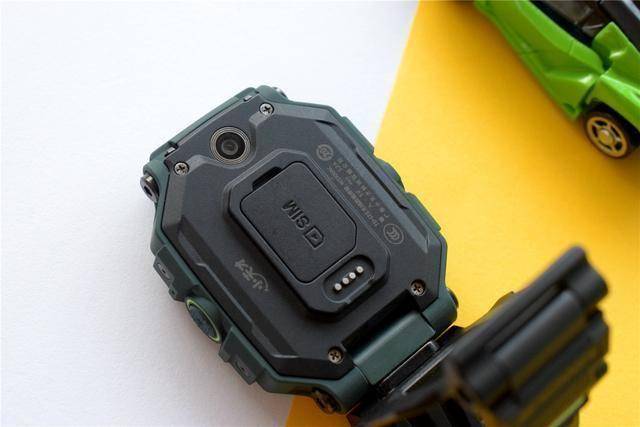 闪扣表带+360°旋转双摄+骁龙Wear4100，小天才Z6巅峰版值得买吗？-搜狐大视野-搜狐新闻