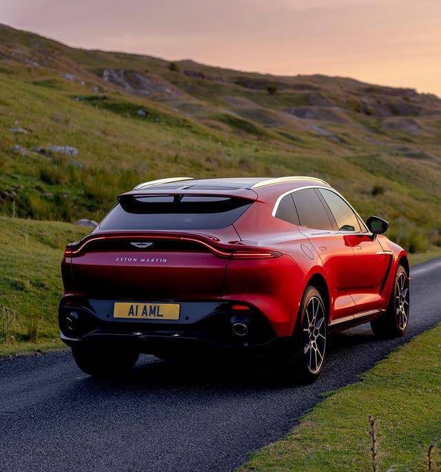 阿斯顿·马丁DBX到港237万起售惊艳超豪华SUV市场_搜狐汽车_搜狐网