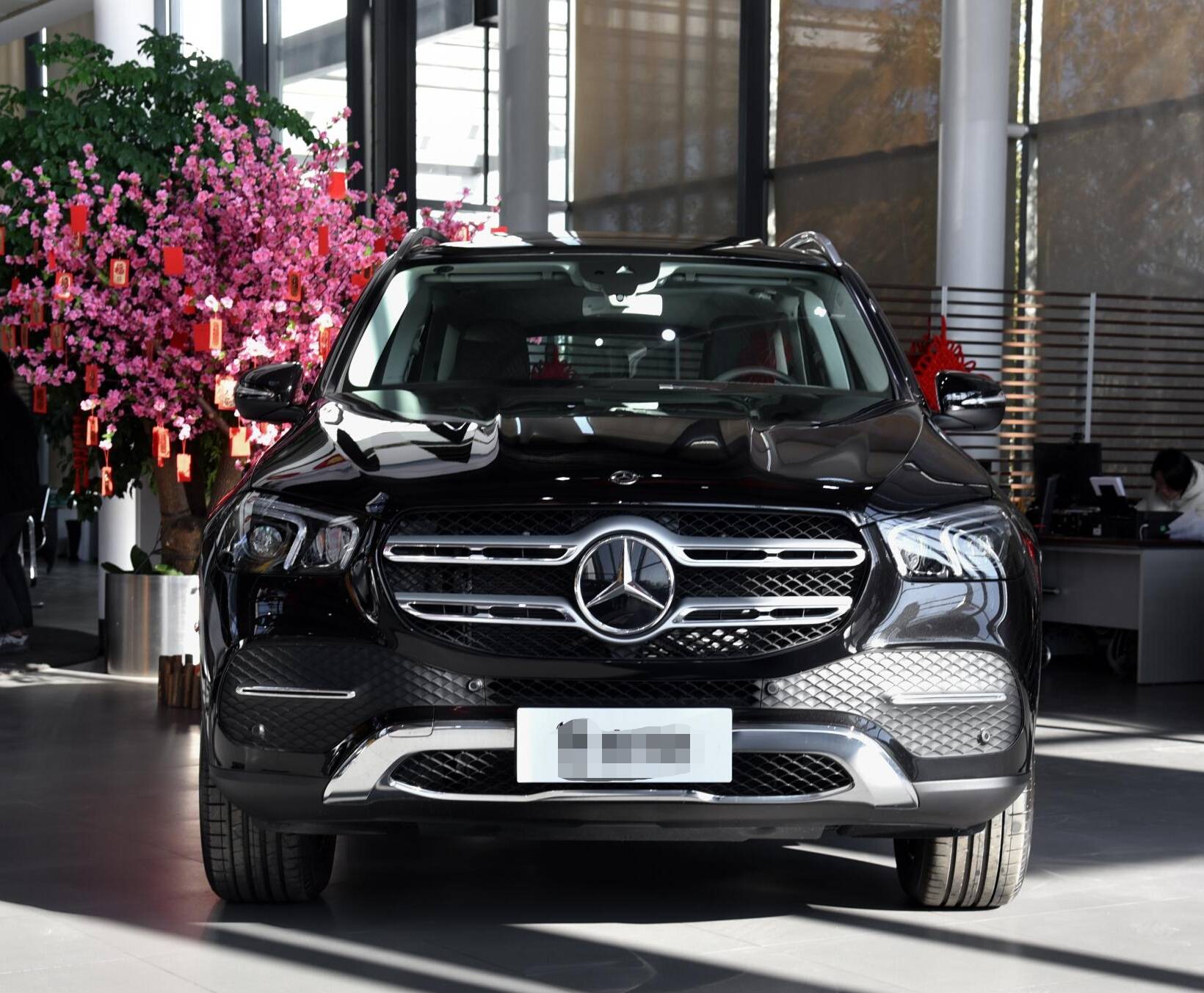 新一代奔驰GLE：猛降8万，矩阵中网+3.0T混动，新造型比X5霸气！_搜狐汽车_搜狐网