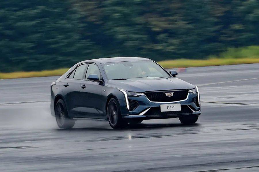 智能CT6、均衡CT5、激情CT4，试驾凯迪拉克后驱轿车家族！_搜狐汽车_搜狐网