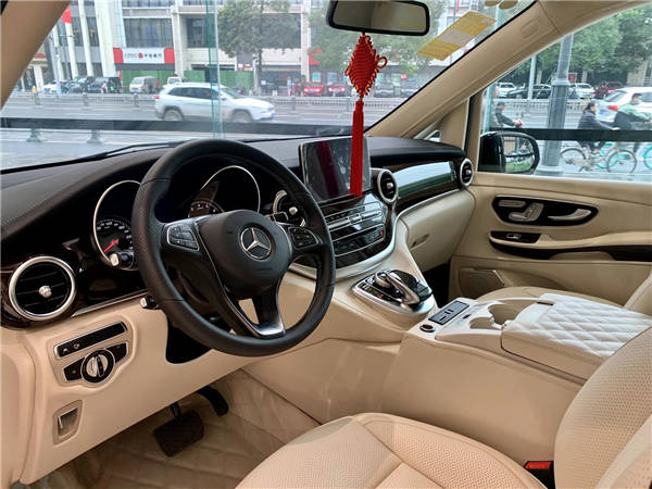 2020款奔驰V260L七座商务车 高顶全隔断迈巴赫版-搜狐大视野-搜狐新闻