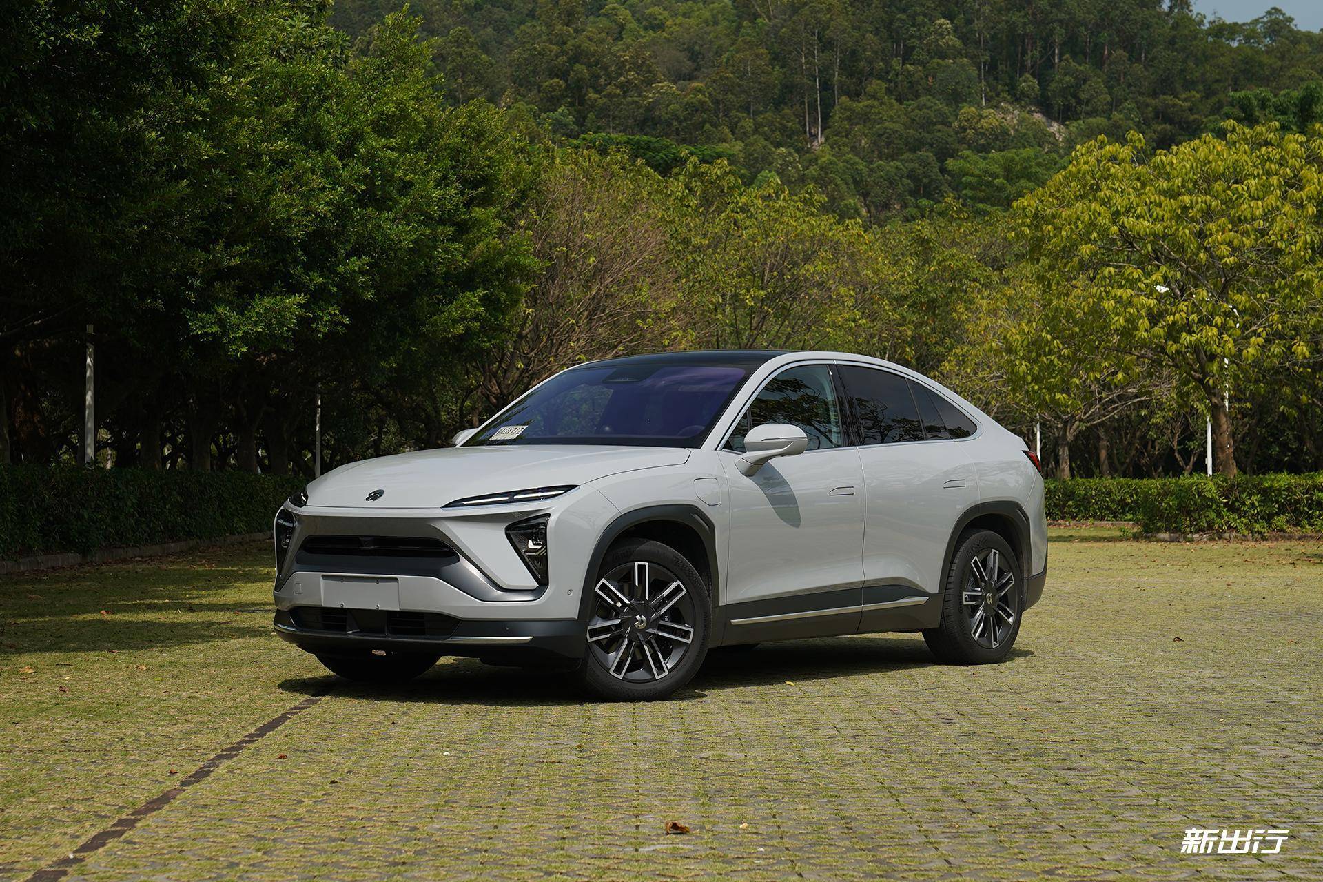 轿跑 SUV 搅局者 抢先体验蔚来 EC6_搜狐汽车_搜狐网