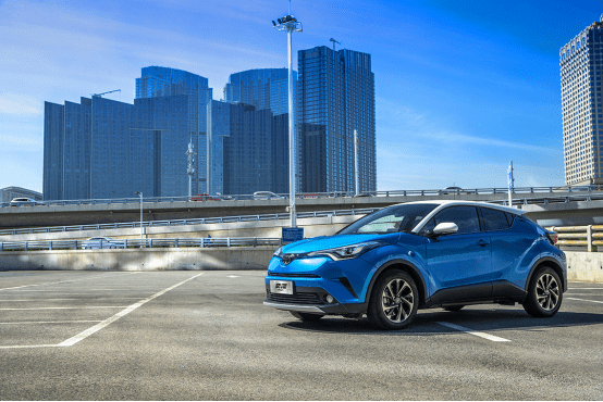 新潮个性又硬核的小型SUV 还看一汽丰田奕泽IZOA_搜狐汽车_搜狐网