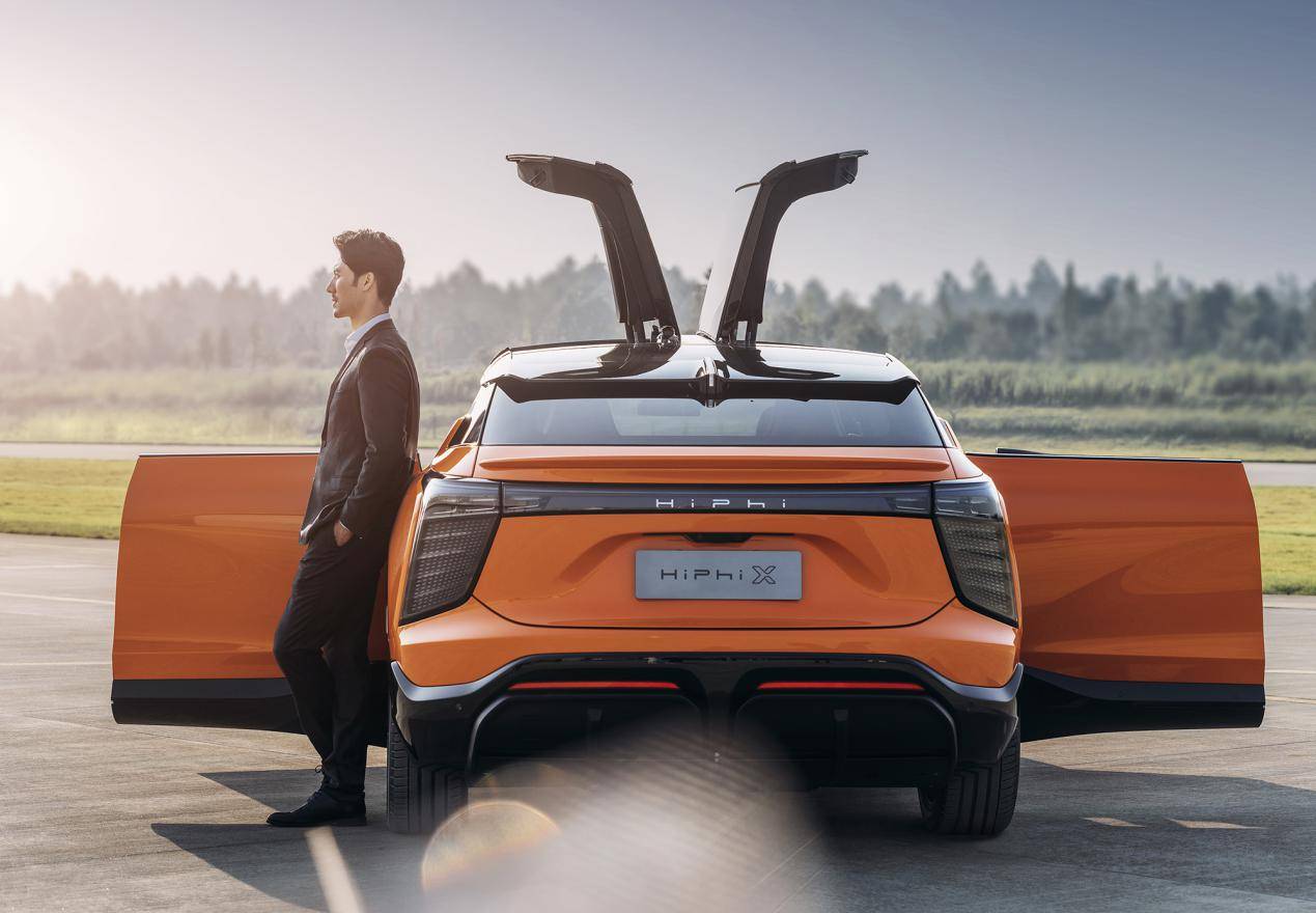 劳斯莱斯的对开门极尽豪华，但高合HiPhi X的NT门更尊贵_搜狐汽车_搜狐网