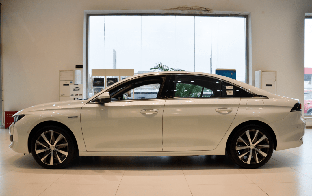 007探店：颜值升级 实拍东风标致508L PHEV_搜狐汽车_搜狐网