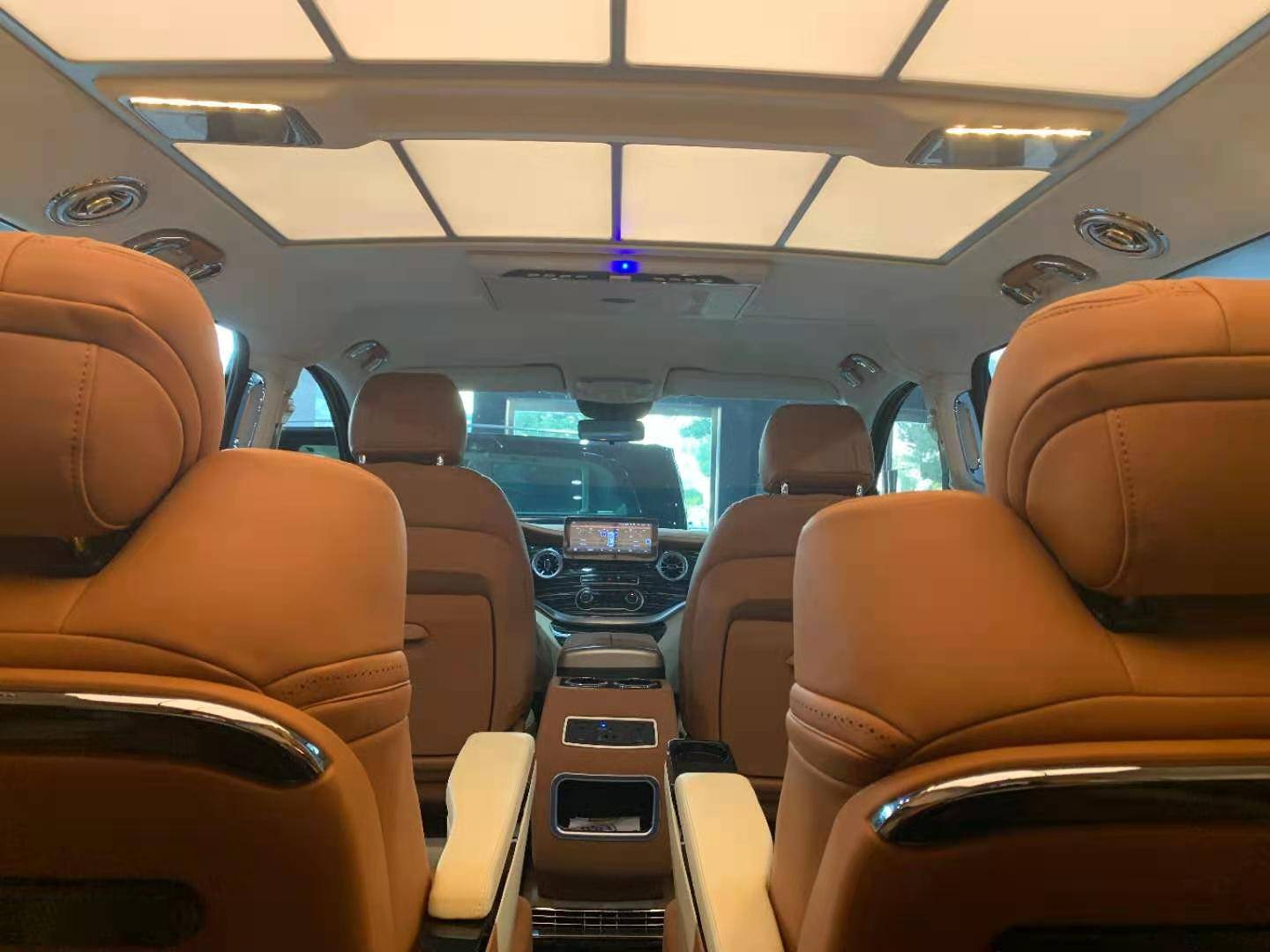 新款奔驰威霆2020款迈巴赫VS680版极致完美的设计_搜狐汽车_搜狐网