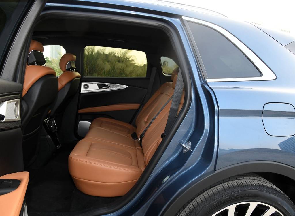 又一豪车实现国产，与Q5L、X3同级，配V6+8AT，30来万就能开走？_搜狐汽车_搜狐网