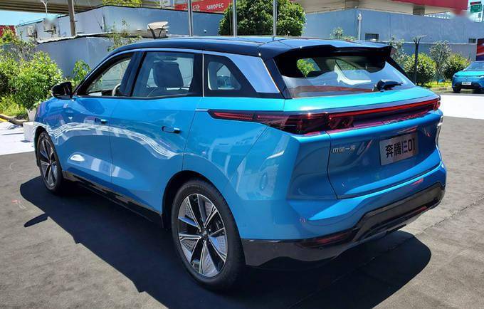 奔腾纯电SUV E01开启预订 内饰酷似奔驰/续航450km_搜狐汽车_搜狐网