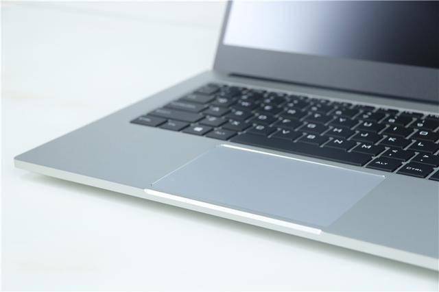 办公游戏全能，十代酷睿 + MX350 不足 4K，机械革命 S2 体验_笔记本