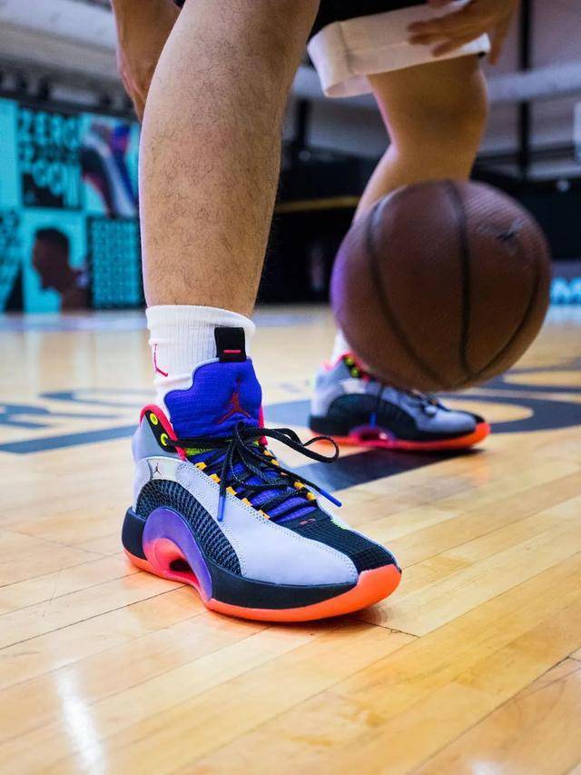 球鞋圈春晚！AJ35 深夜刷爆全网！入手前有一点必须要知道_搜狐汽车_搜狐网