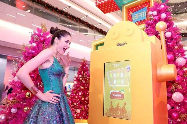 2020上海环贸广场iapm 圣诞主题装置「色彩幻想曲」波普嘉年华-搜狐大视野-搜狐新闻