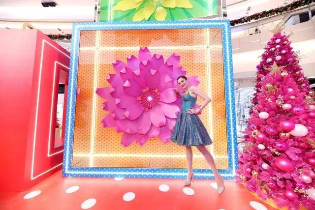 2020上海环贸广场iapm 圣诞主题装置「色彩幻想曲」波普嘉年华-搜狐大视野-搜狐新闻