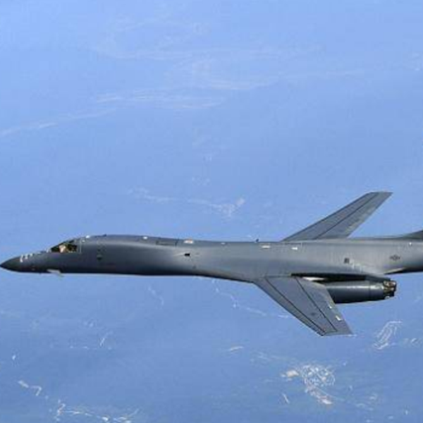 美国B-1B战略轰炸机再抵朝鲜半岛
