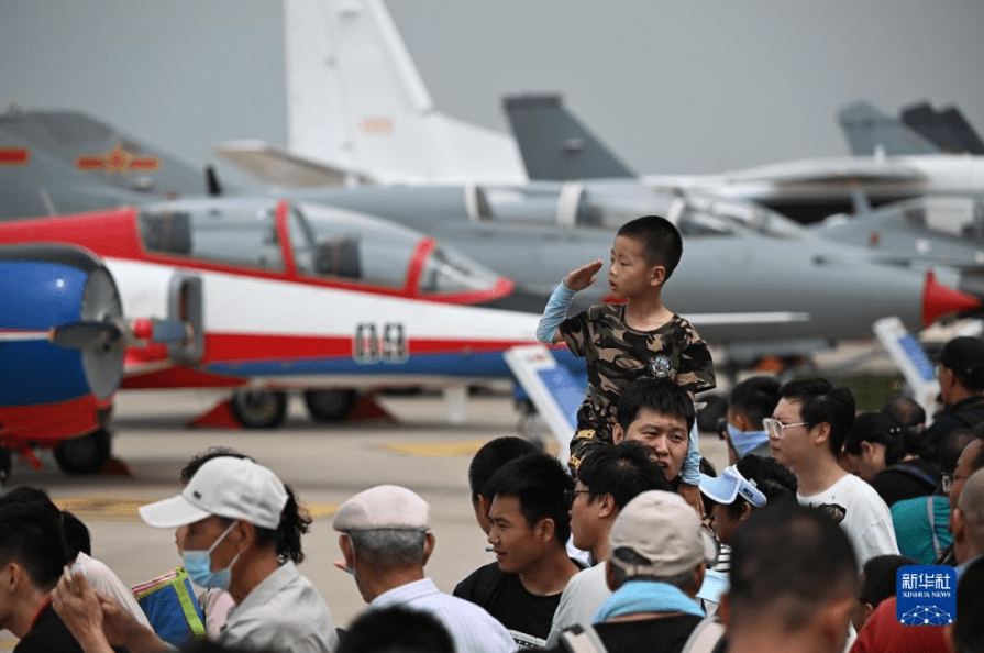 空军航空开放活动·长春航空展迎来首个公众日-搜狐大视野-搜狐新闻