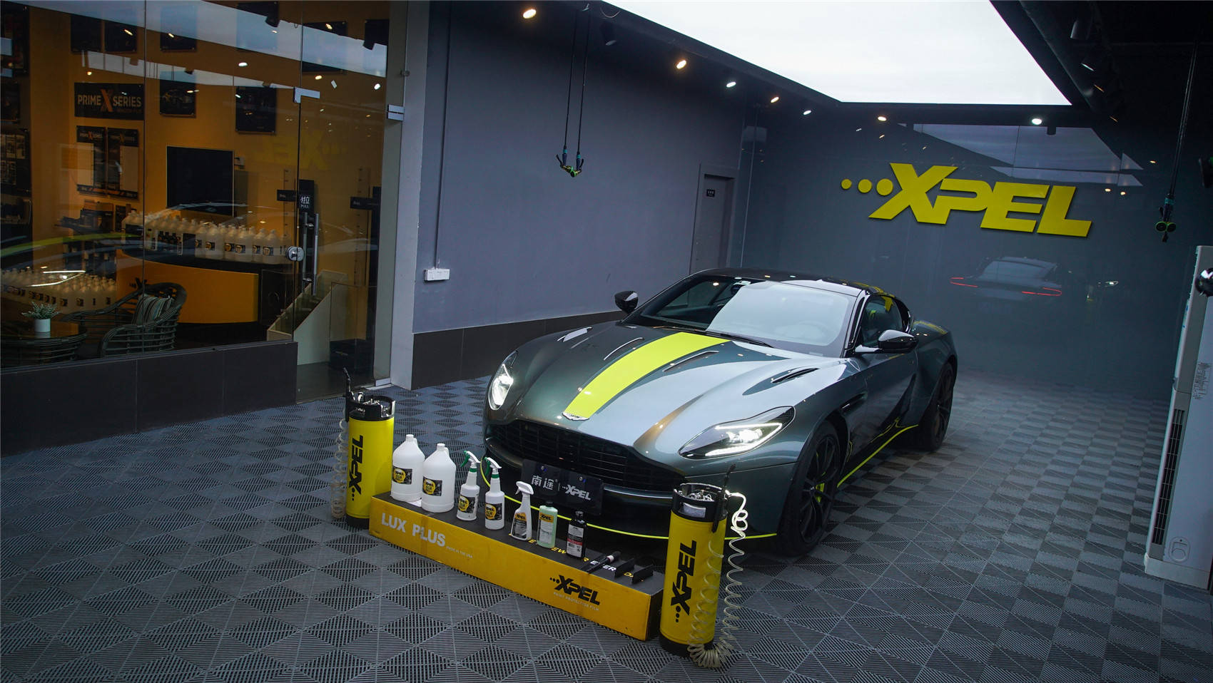 阿斯顿·马丁 施工XPEL隐形车衣案例分享-搜狐大视野-搜狐新闻