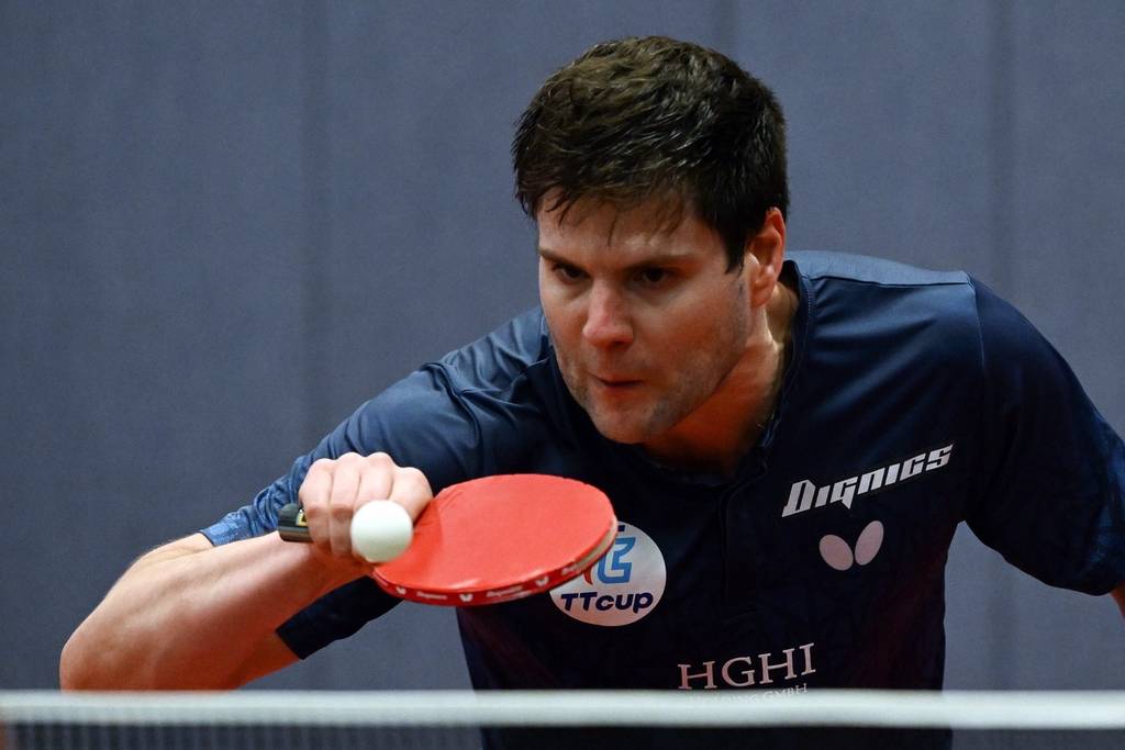 2023德班世乒赛：奥恰洛夫、鲁文·菲卢斯赛前训练-搜狐大视野-搜狐新闻