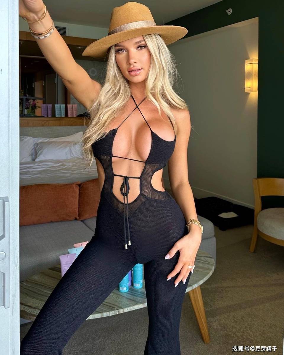 模特Alexa Collins写真照，身材火辣，性感美艳-搜狐大视野-搜狐新闻