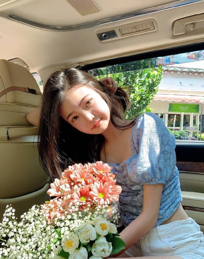 叫Tianyi Wang的小网红，很多人说她长得像 Jennie-搜狐大视野-搜狐新闻