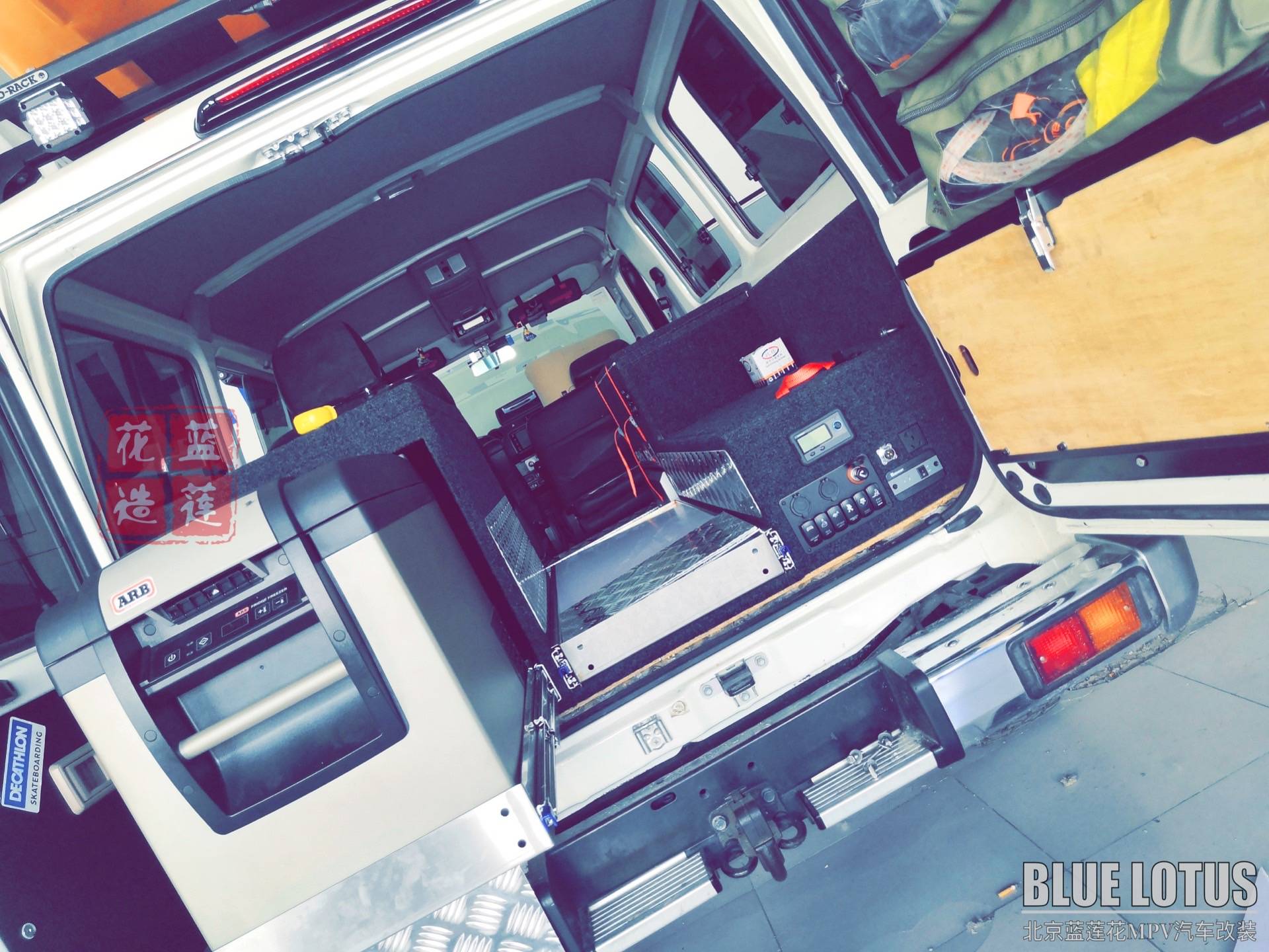 丰田Lc78改装床车和多功能车内饰定制设计_搜狐汽车_搜狐网