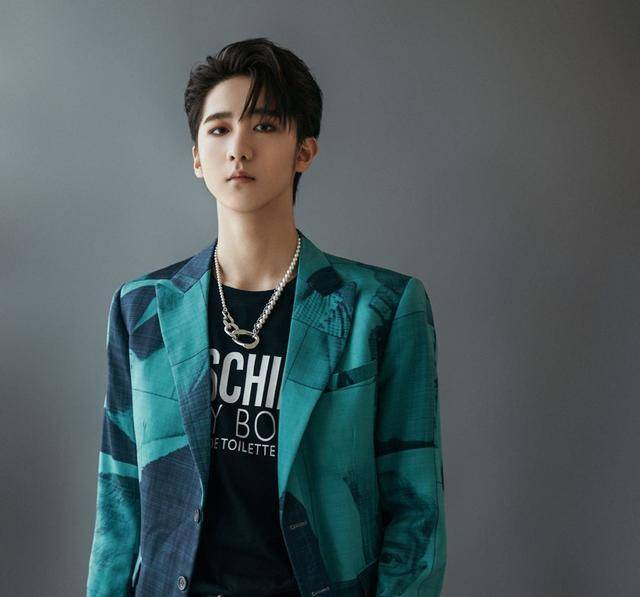 R1SE人气差距已经拉开，成员纷纷出圈涨粉，唯有他原地踏步-搜狐大视野-搜狐新闻