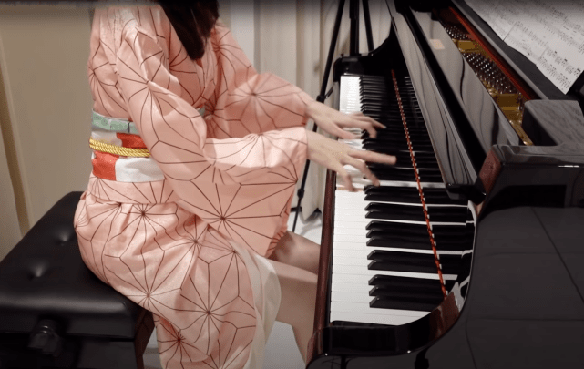 PanPiano被B站封禁后，接受采访澄清，cos只为了让观众融入作品_回应