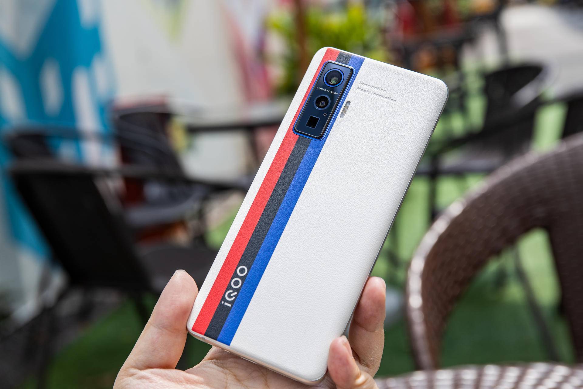 游戏体验不给力？iQOO 5 Pro电竞性能，助你轻松上分_专业