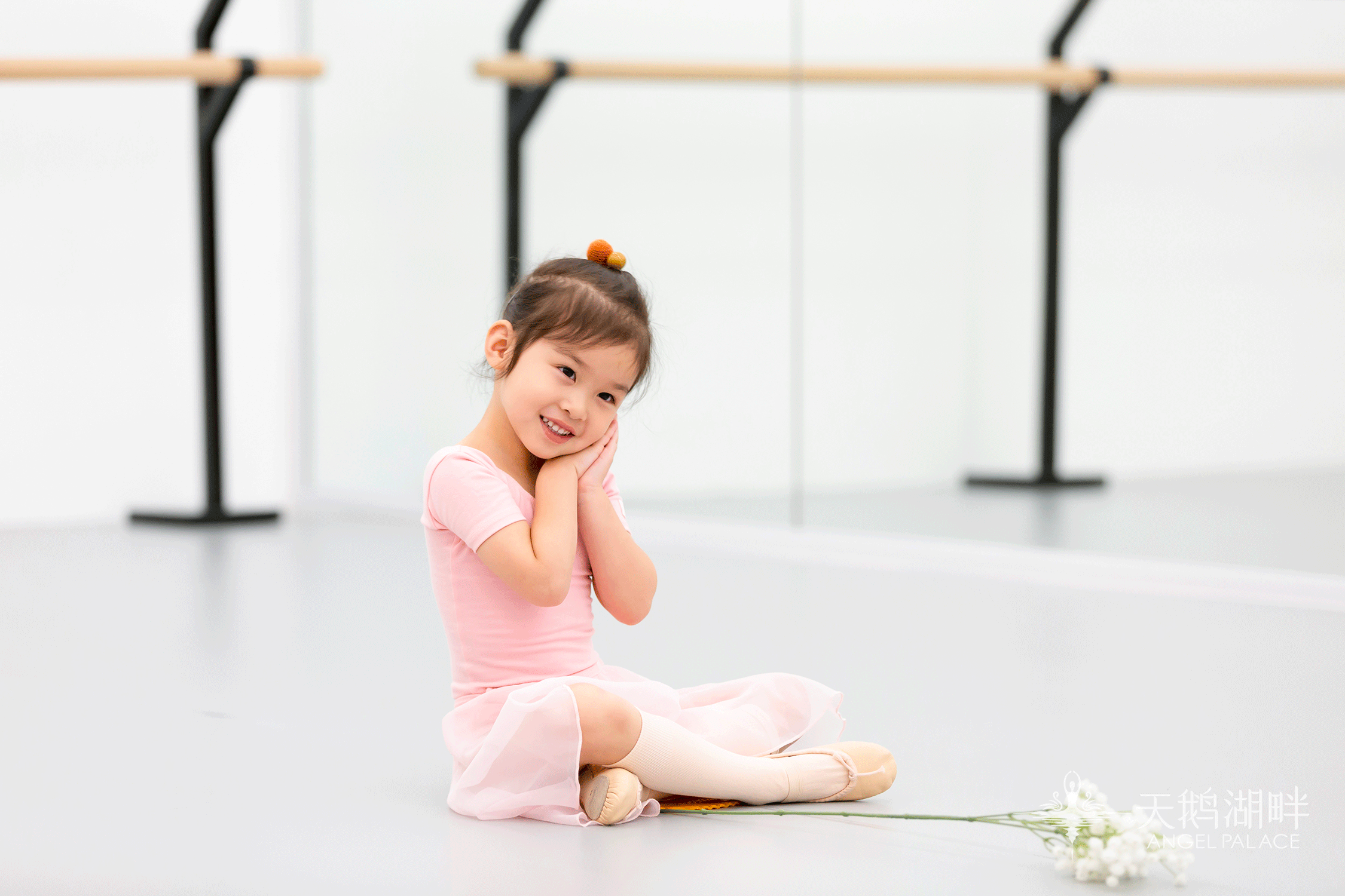 天鹅湖畔西南首店落地成都银泰中心in99-搜狐大视野-搜狐新闻