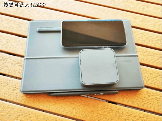 【集微拆评】Smartisan TNT go扩展本评测：虽不能取代电脑，但更好用了_手机