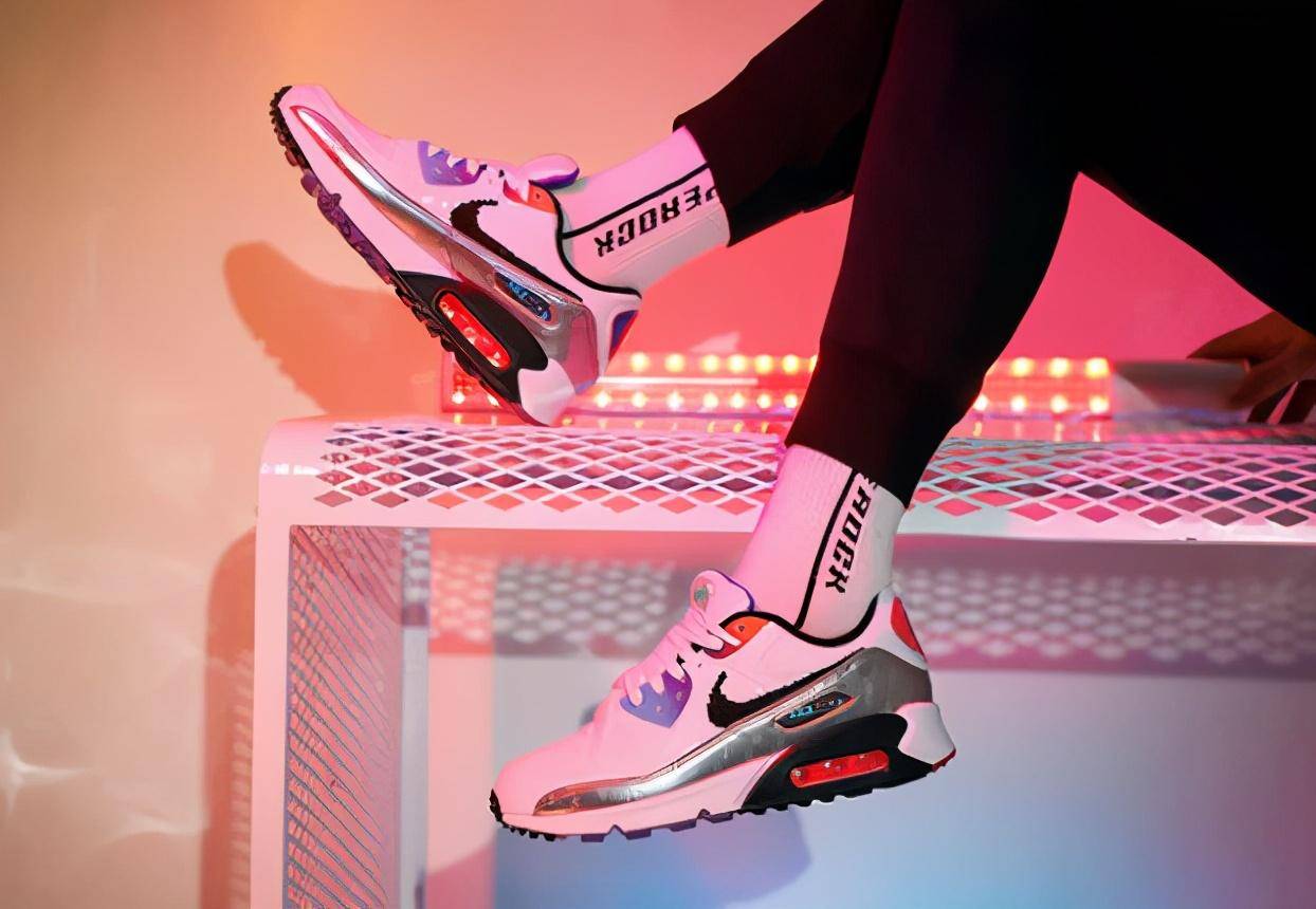 电竞就是要燃！Nike全新LPL联名款重磅出击，设计前所未有_搜狐汽车_搜狐网