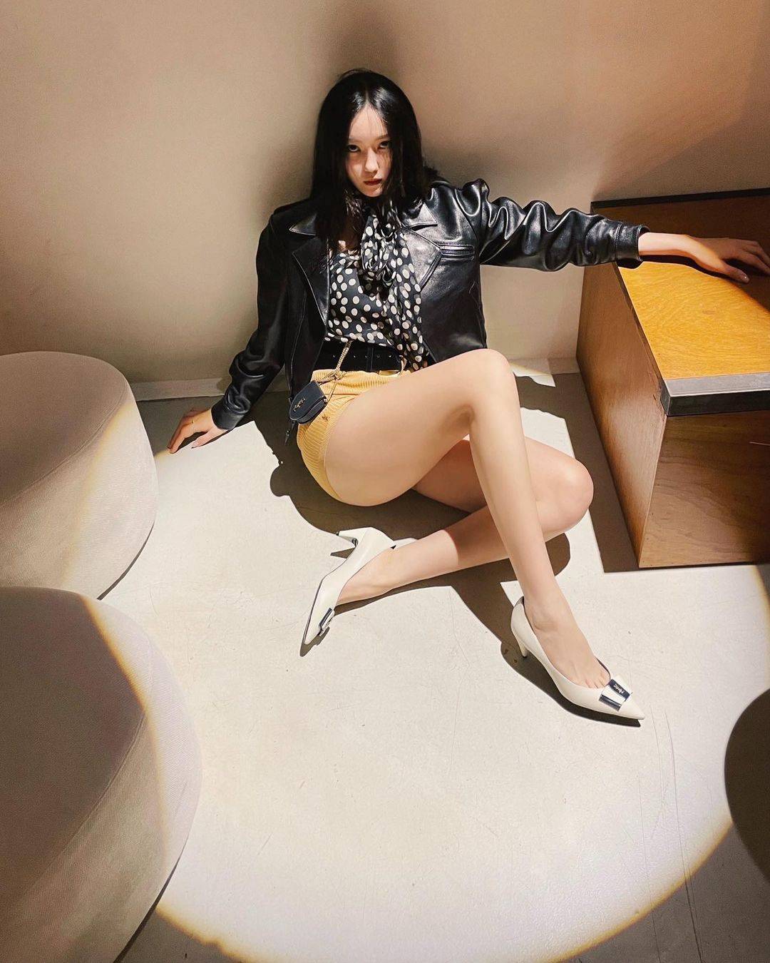 T-ara成员孝敏SNS发泳装照 连体泳衣秀修长美腿-搜狐大视野-搜狐新闻