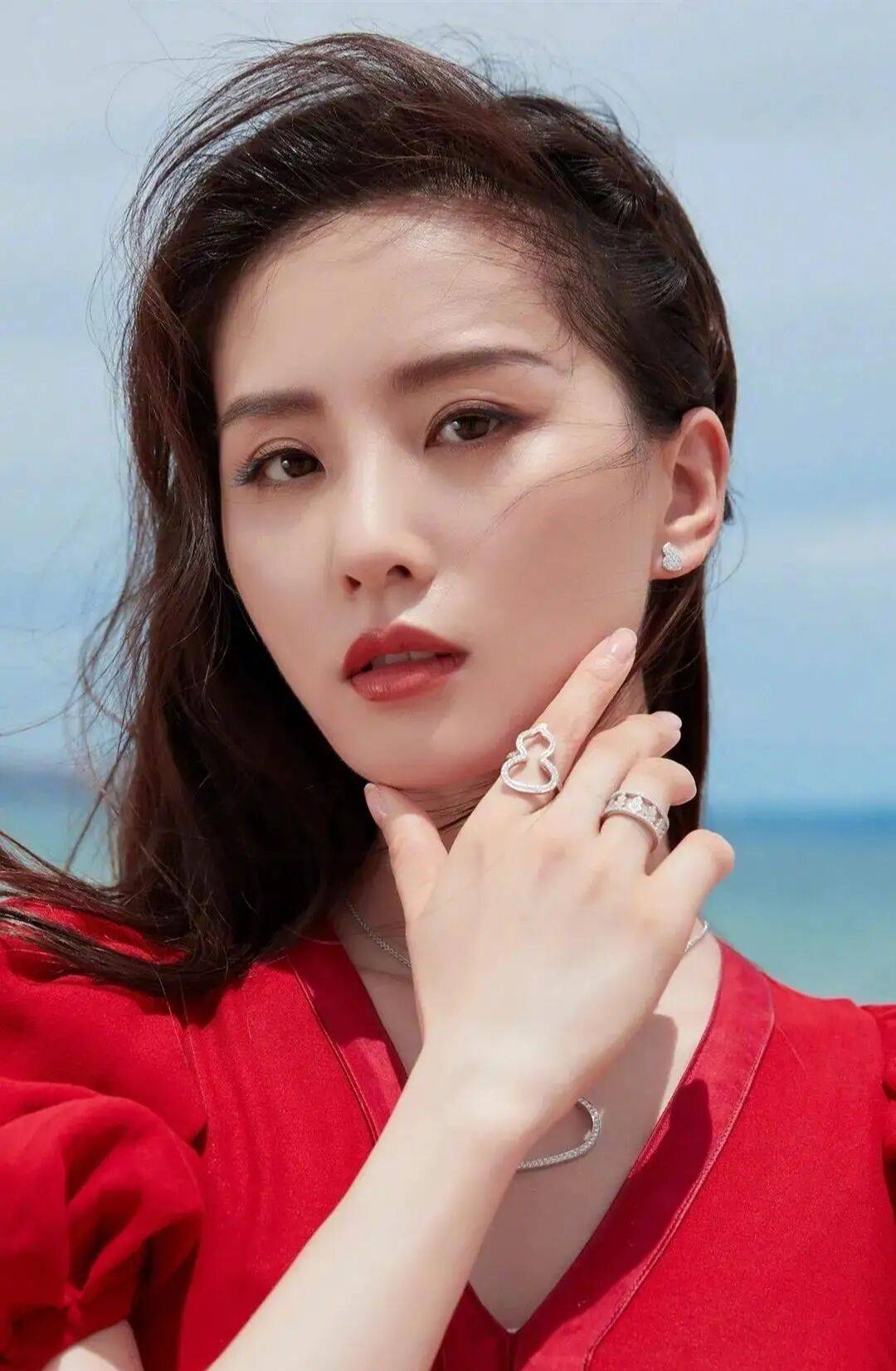 刘诗诗女星写真合集：天生丽质、优雅气质！-搜狐大视野-搜狐新闻