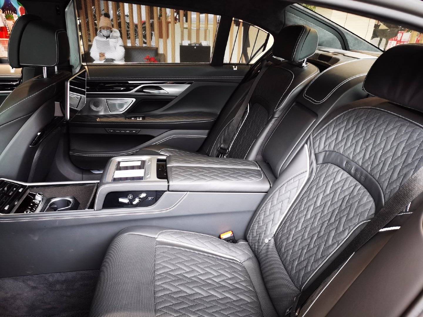 奥迪A8的劲敌，气场不输新款奔驰S级，3.0T+8AT，新宝马7系来袭_搜狐汽车_搜狐网