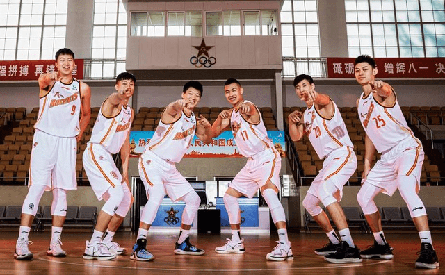 网传CBA瓜分八一球员：山东一无所获！邹雨宸去北控辽宁得付豪_八一队