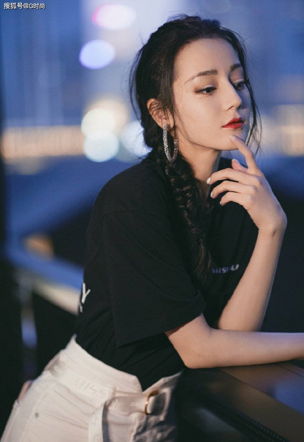 简单易操作的麻花辫简直是春夏最俏皮的造型之一-搜狐大视野-搜狐新闻