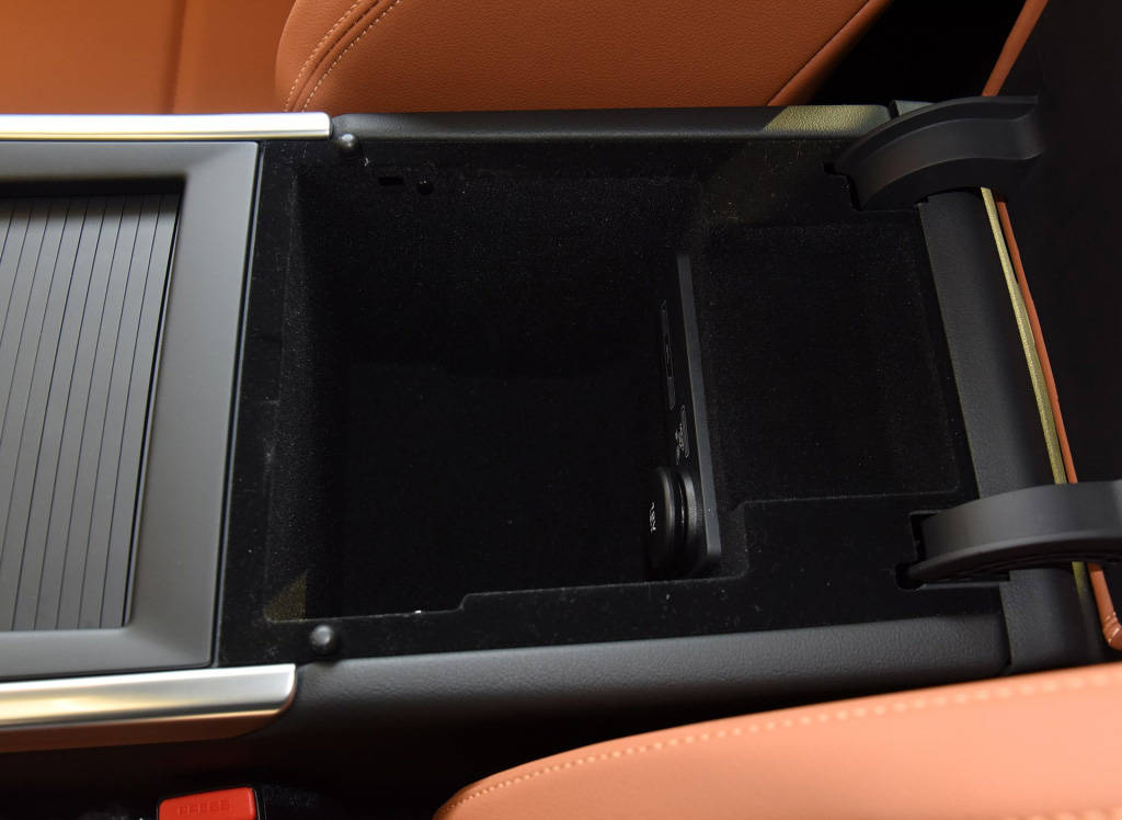 车长远超4米9比3系舒适，丐版2.0T+8AT破百7S，一箱油可开920公里_搜狐汽车_搜狐网