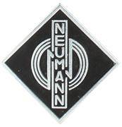 Neumann纽曼麦克风的标志颜色表示什么？有什么不同？_录音