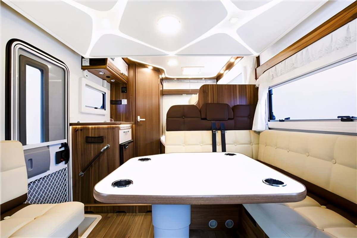 新款金冠格林卡诺F329B，T型小额头更低风阻驾驶感受佳_搜狐汽车_搜狐网