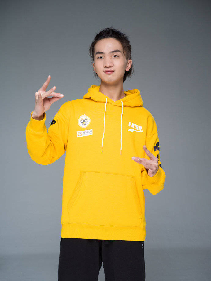 2021年王者荣耀春季赛 QGHappy定妆照-搜狐大视野-搜狐新闻