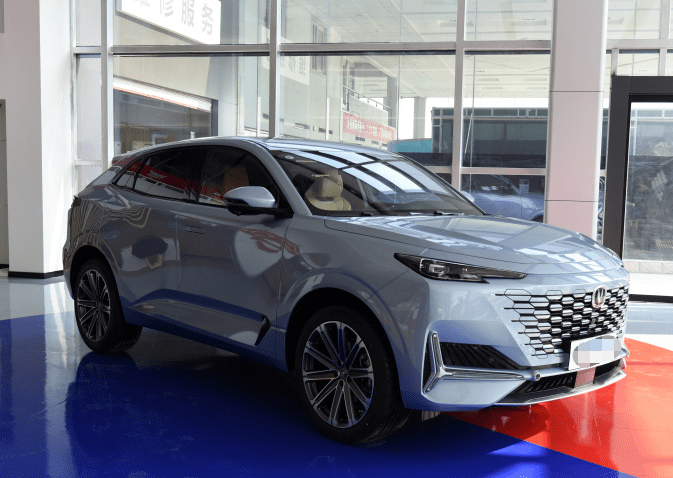 WEY VV6正面迎战长安UNI-K！宝妈：安全配置是首位_搜狐汽车_搜狐网