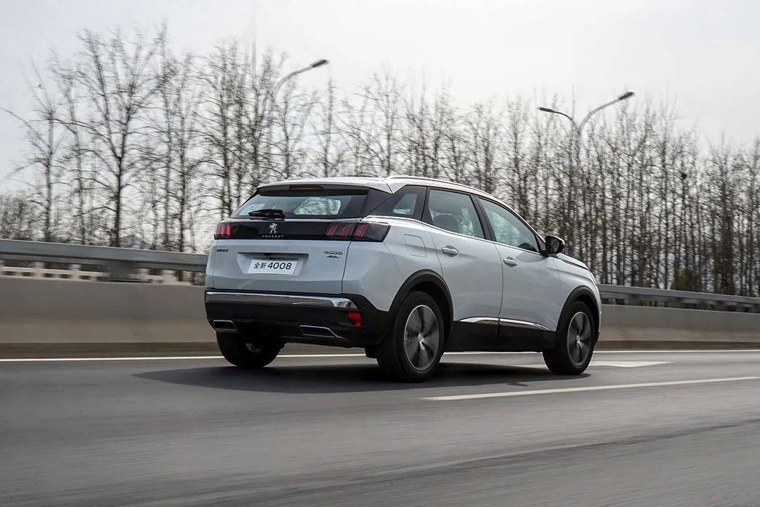 全系搭载爱信8AT 焕新而来的法式浪漫能否打动你？ 试驾全新标致4008_搜狐汽车_搜狐网