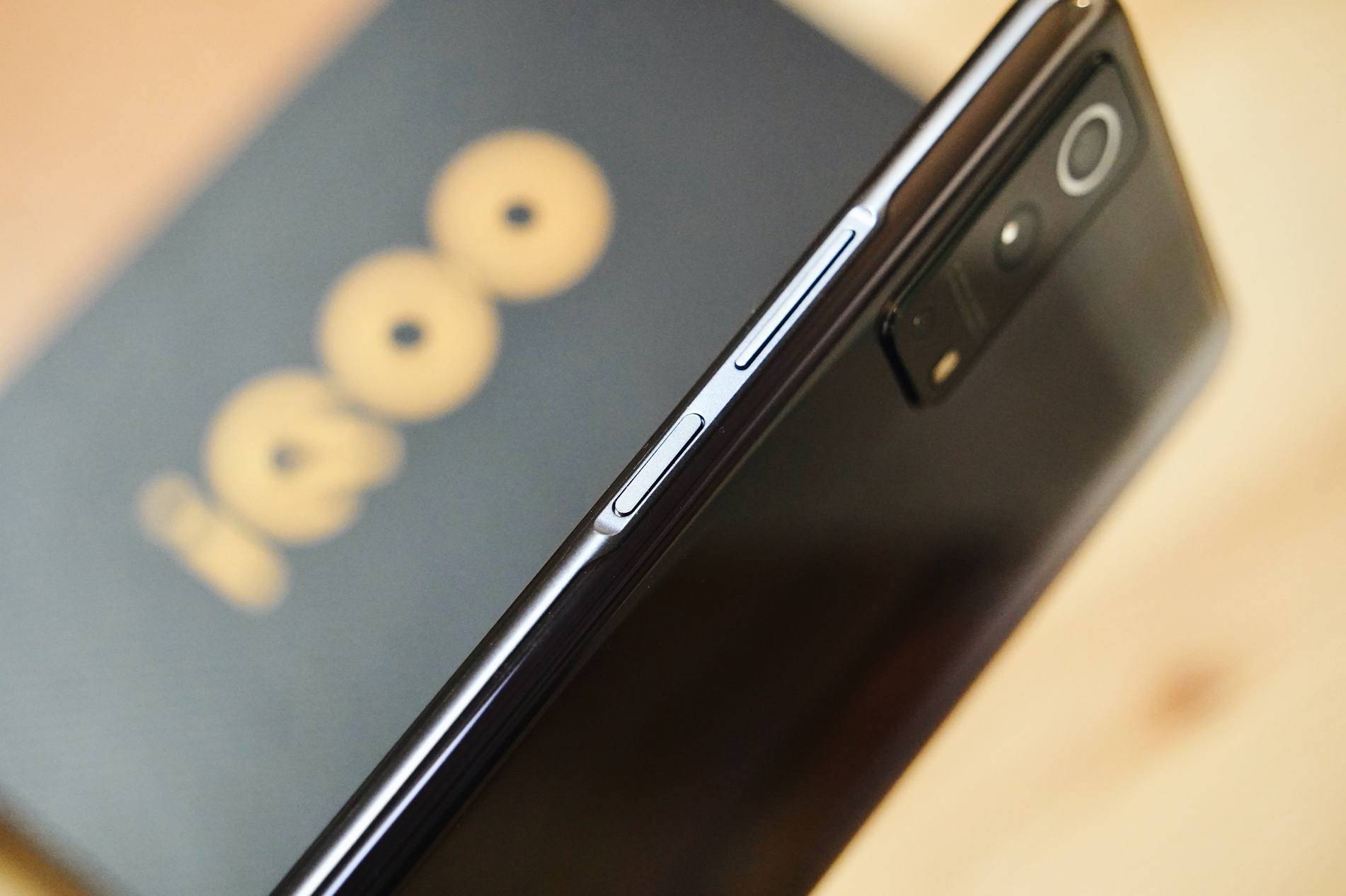 这也太能打了，iQOO Z3千元价格畅快综合体验_vivo