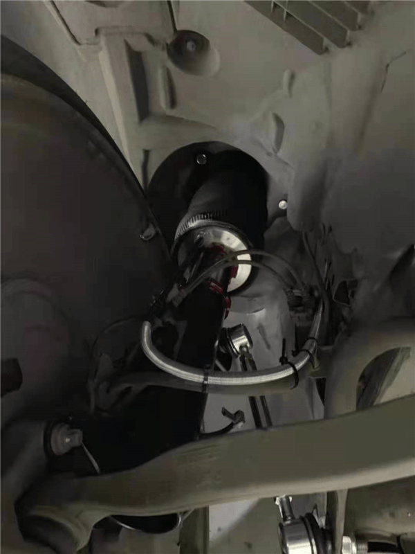 皮囊减震李洋与您共享奔驰SLK AIRBFT避震低趴魅力姿态_搜狐汽车_搜狐网