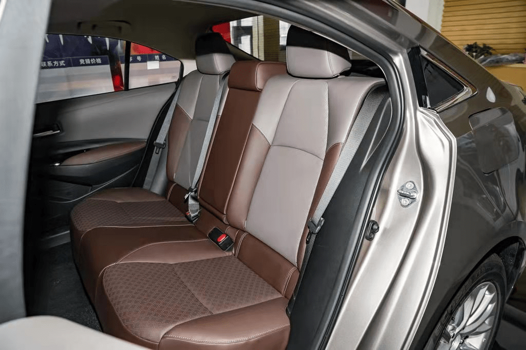 售价14.28-17.98万元，一汽丰田全新TNGA越级轿市亚洲狮上市_搜狐汽车_搜狐网