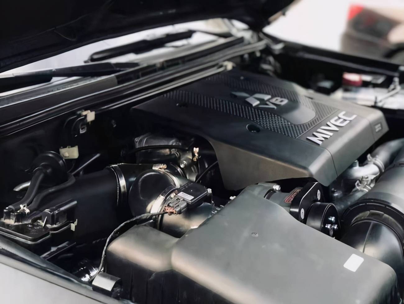 帕杰罗v97可以带你去任何地方，搭配HKS机械增压山猫变猎豹_搜狐汽车_搜狐网