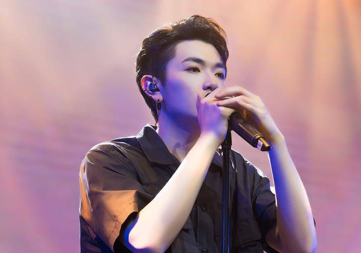 林允被拍到和颜人中回男方家，看清拍摄者是谁，瞬间不感兴趣了_刘大锤