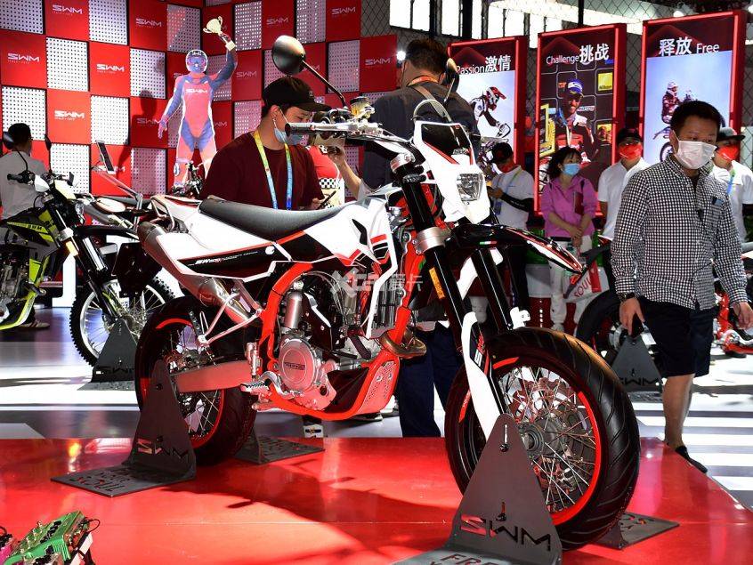 SM500滑胎车领衔 SWM三款重磅新车上市_搜狐汽车_搜狐网